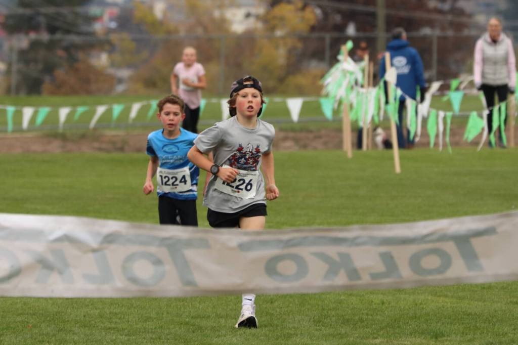 Runners race to provincial glory | Williams Lake Tribune